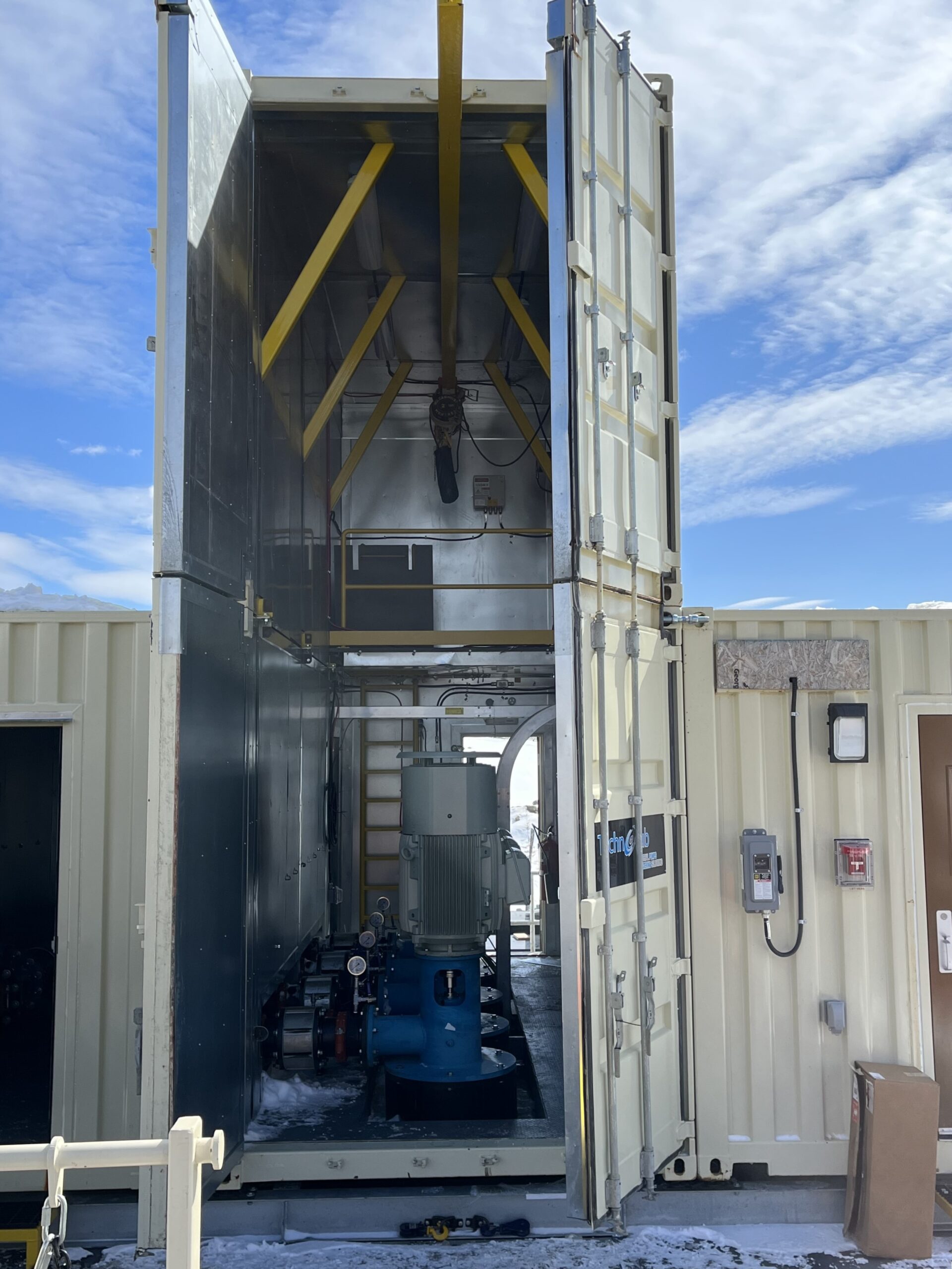 Dewatering station with barge and pumps - Project - Technosub